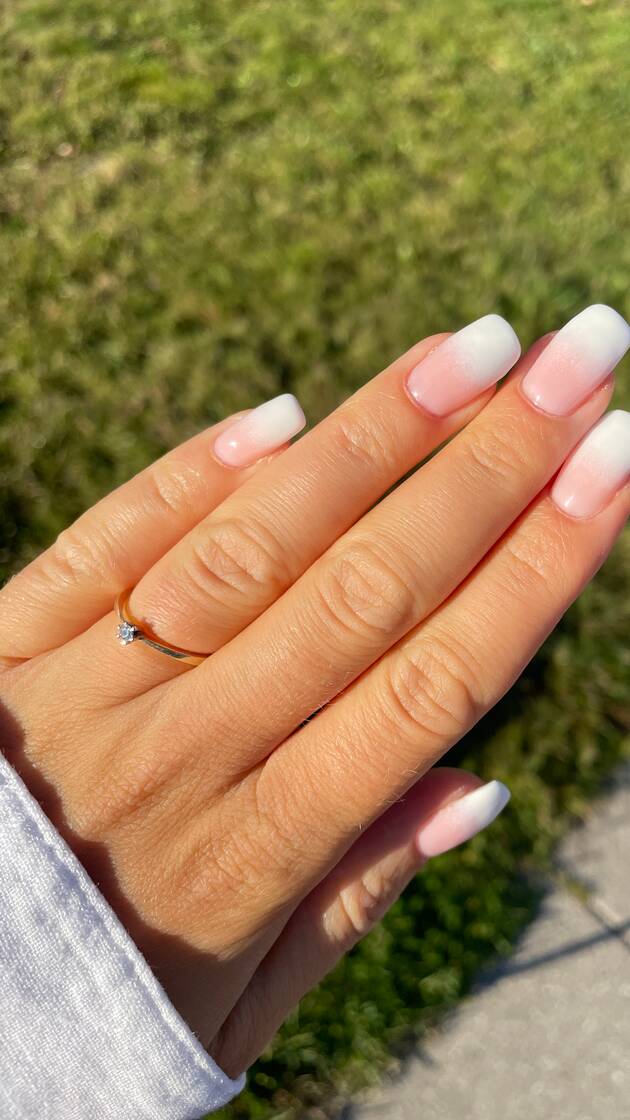 Guide: Sådan laver du baby boomer negle