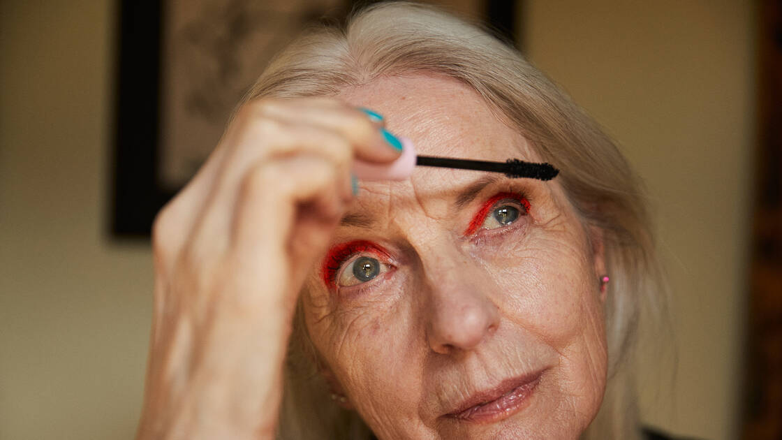 Guide - Se 9 tricks til at lægge makeup på moden hud